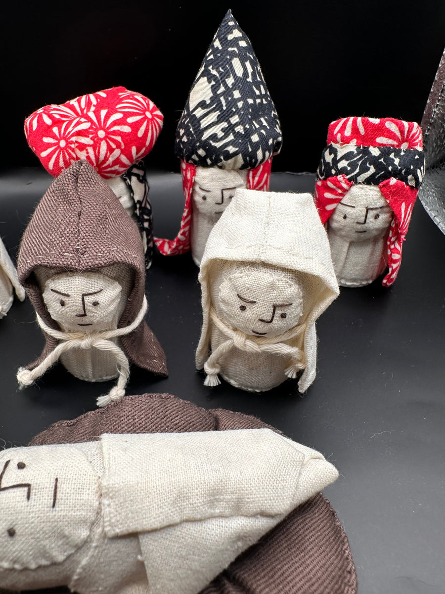 Australian Handmade Nativity set 8 pieces – St Paul's Cathedral Shop